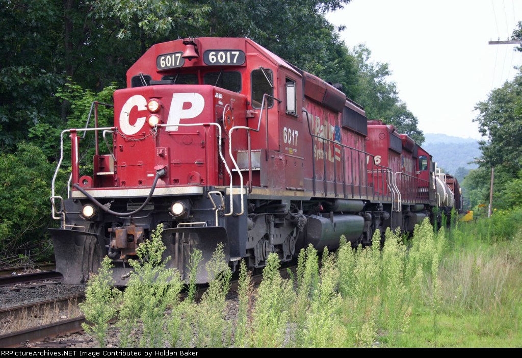 CP 6017 waiting for the green light